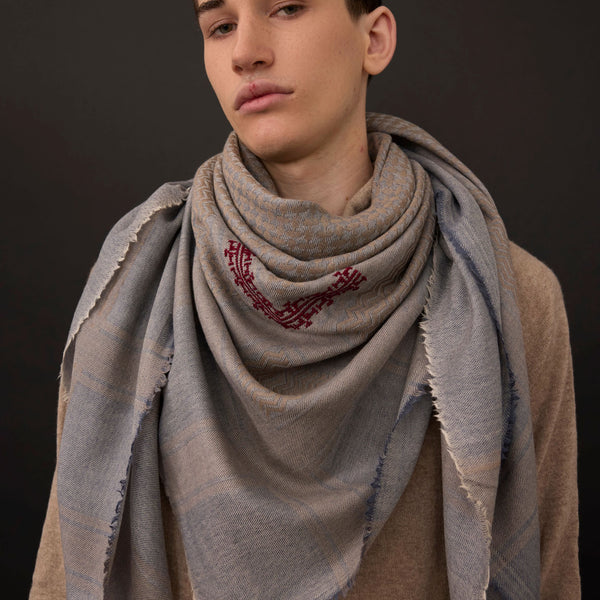 GRAY MERINO WOOL & SILK KEFFIYEH SHAWL IBRAHIM – SEP Textiles UG